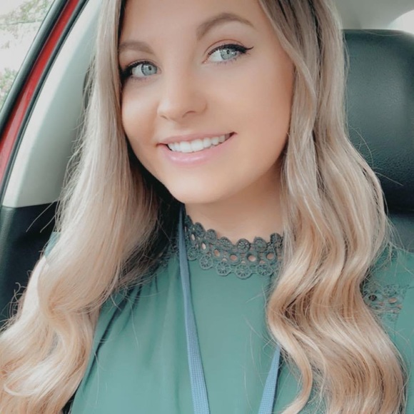 Alainah's Closet (@alainahearley) | Poshmark